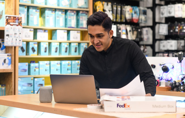 Why Choose FedEx? | The Best Business Shipping Solution